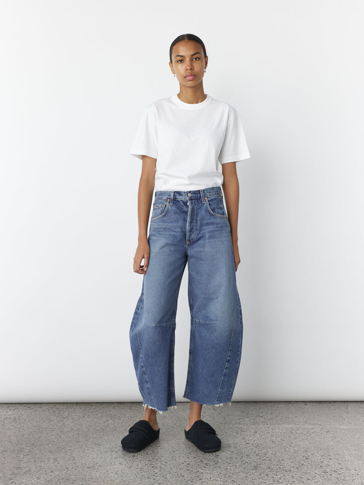 Horseshoe Jean in First Class (Blue) | Simon James